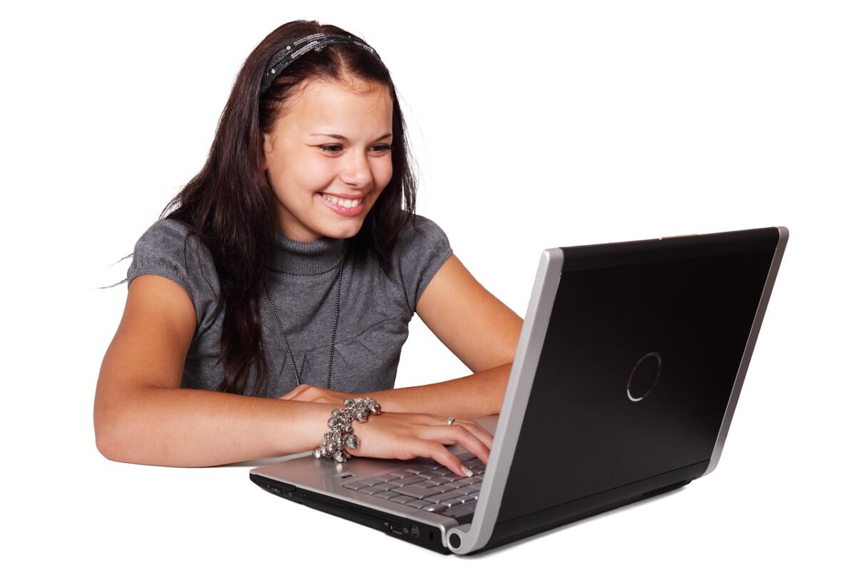 5 Outils Pour Créer Son Site Et Application Sans Coder Geek Gazette